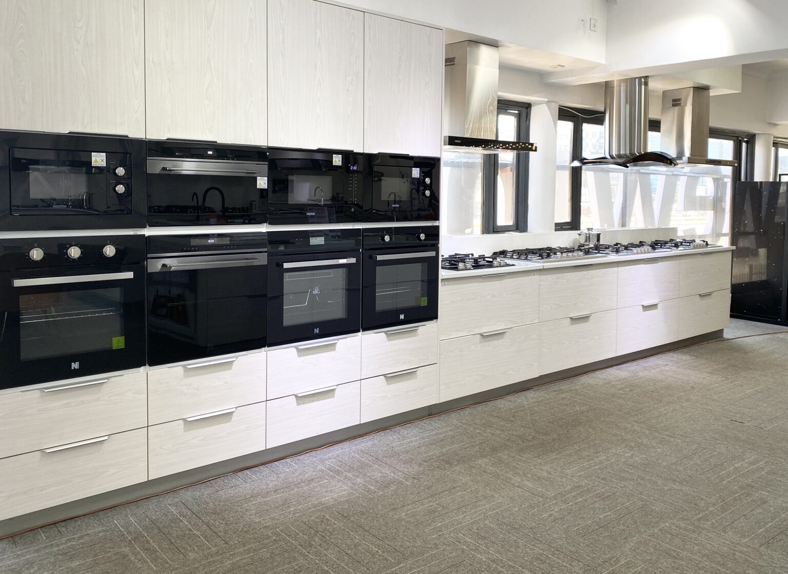 4 Tips on How to Choose a Newmatic Electric & Microwave Oven - Newmatic ...